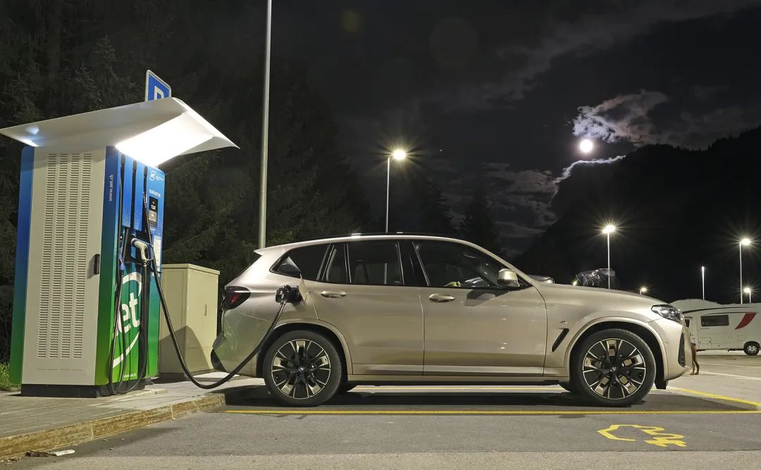 【德味】长期测试：BMW iX3总结篇-新浪汽车