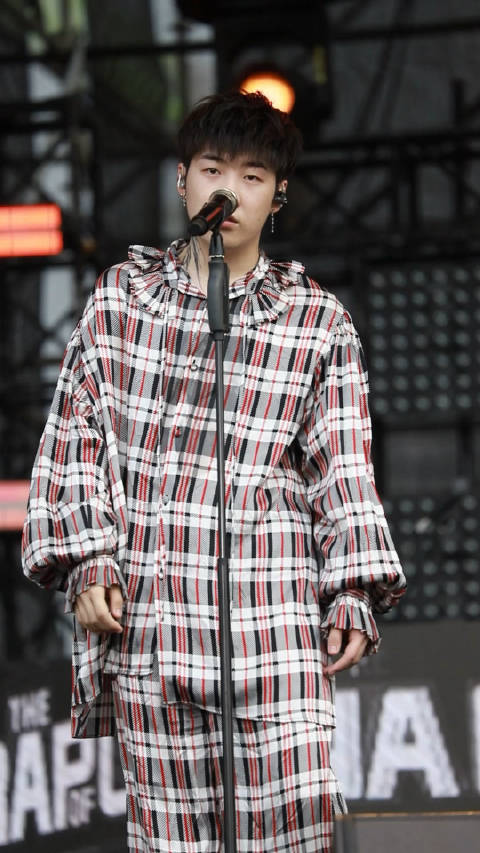 capper非常敬业地完成近期最后一场音乐节……|capper|Capper_新浪新闻