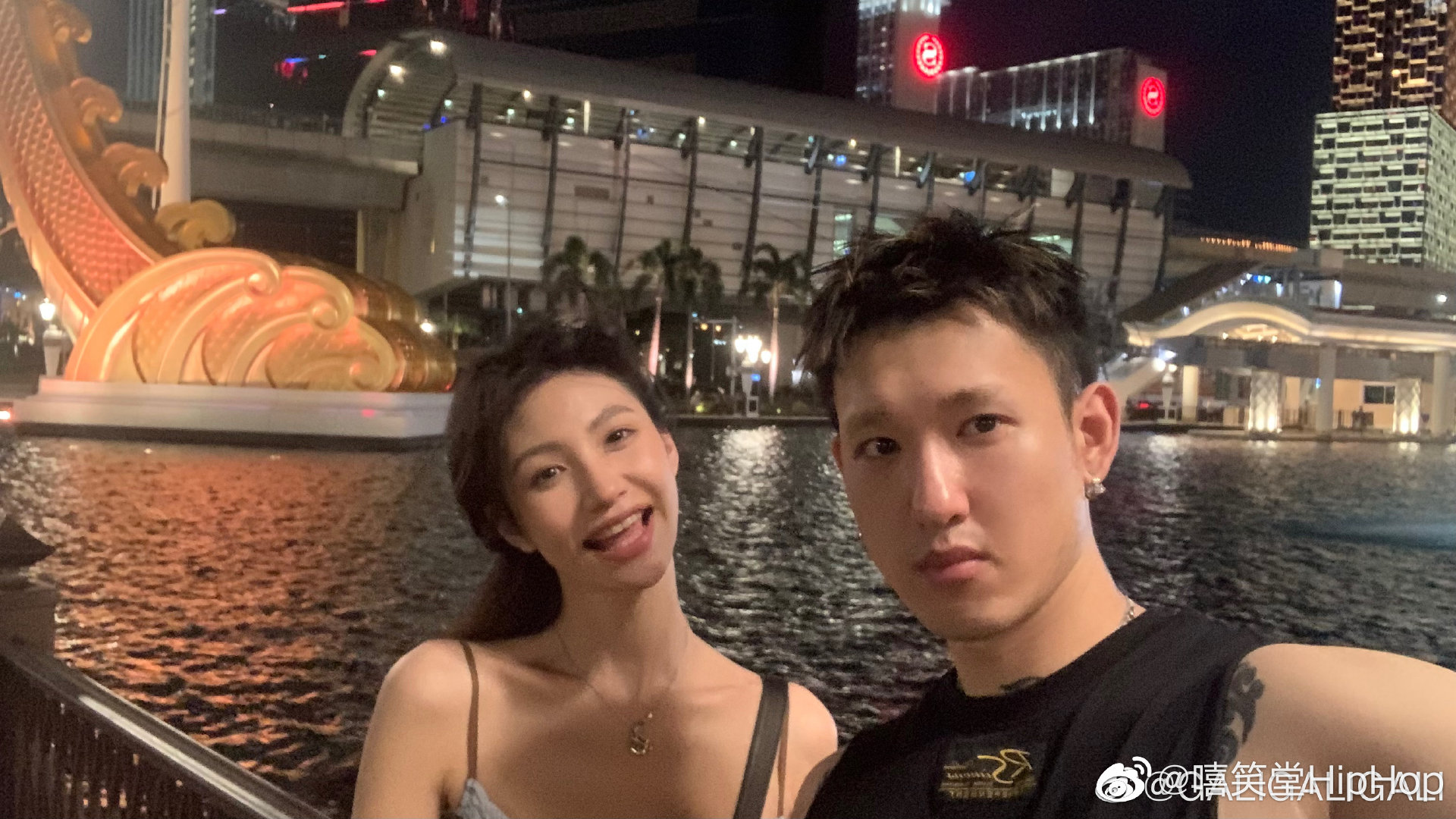 太甜了！GALI和女朋友！|女朋友|说唱|巅峰|中国_新浪新闻