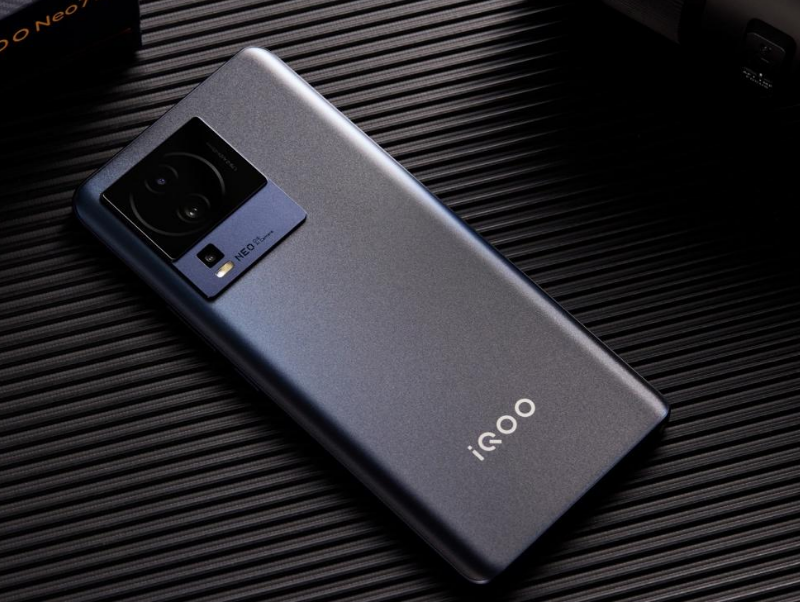 iQOO产品力达到巅峰，12G+256G仅1599元，还有5000mAh+120W__财经头条