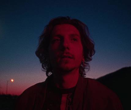 海胸罩Anson Seabra新单Broken Boy官方视觉发布_新浪新闻