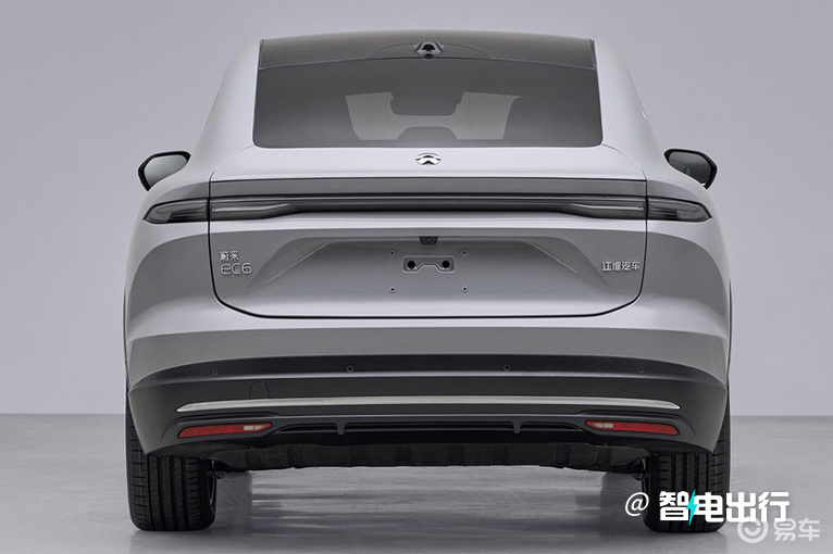蔚来新ES6轿跑街拍！配电动尾翼，造型更漂亮，会降价吗？-新浪汽车