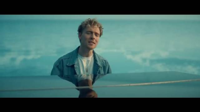 Christopher为Netflix电影打造同名主题曲《A Beautiful Life》|Christopher|主题曲|Netflix_新浪新闻