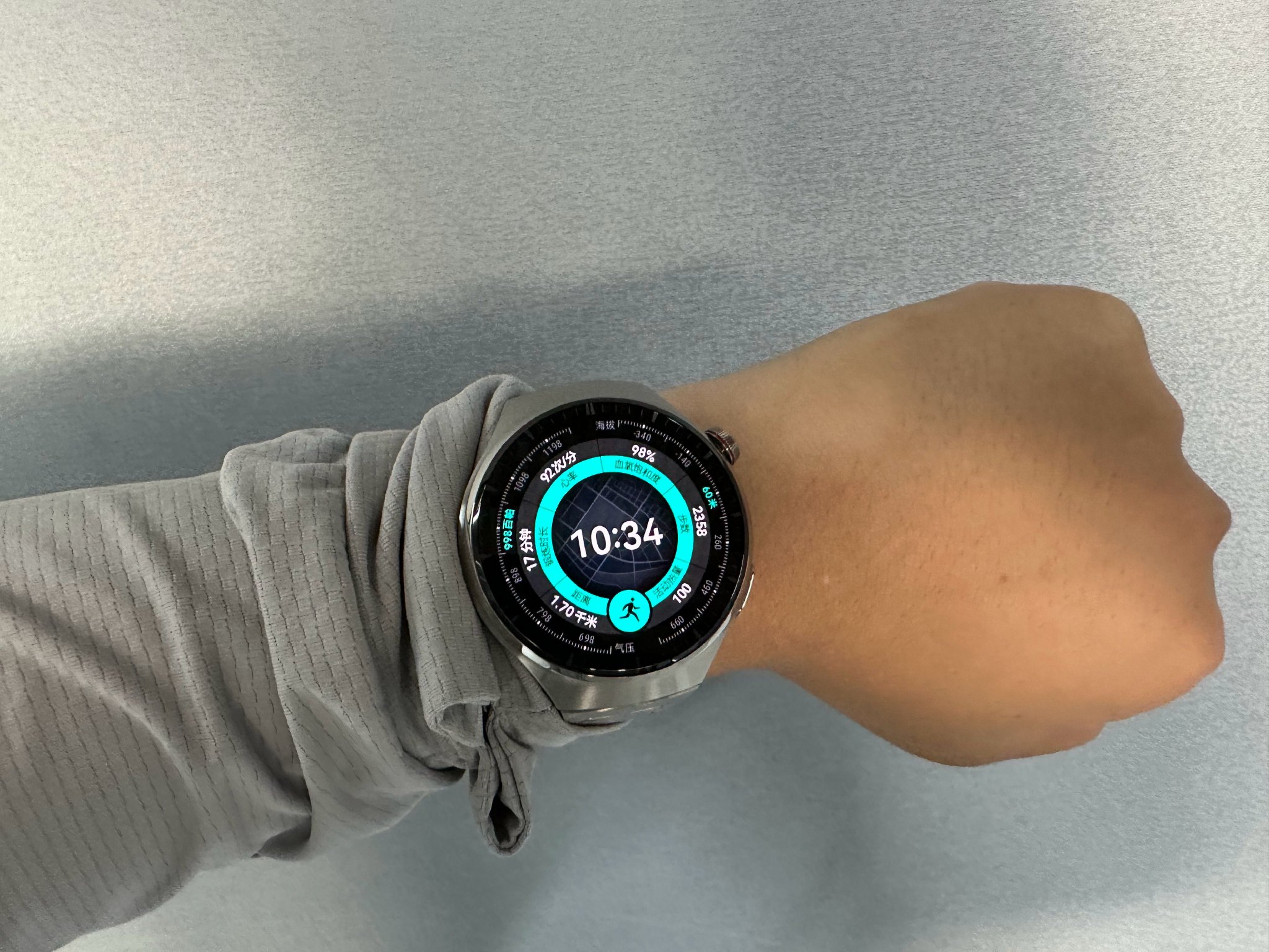 以后就和华为Watch 4Pro相依为命了 这款火星钛和我还挺搭的……|华为_新浪新闻