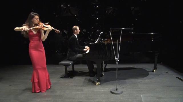 Diana-Maria Turcu小提琴 Dominykas……|牛虻_新浪新闻