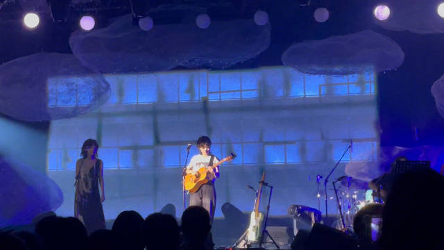 房东的猫 世界/青年 新专辑首唱会 新歌《不来也不去》……|房东的猫|新歌|新专辑_新浪新闻