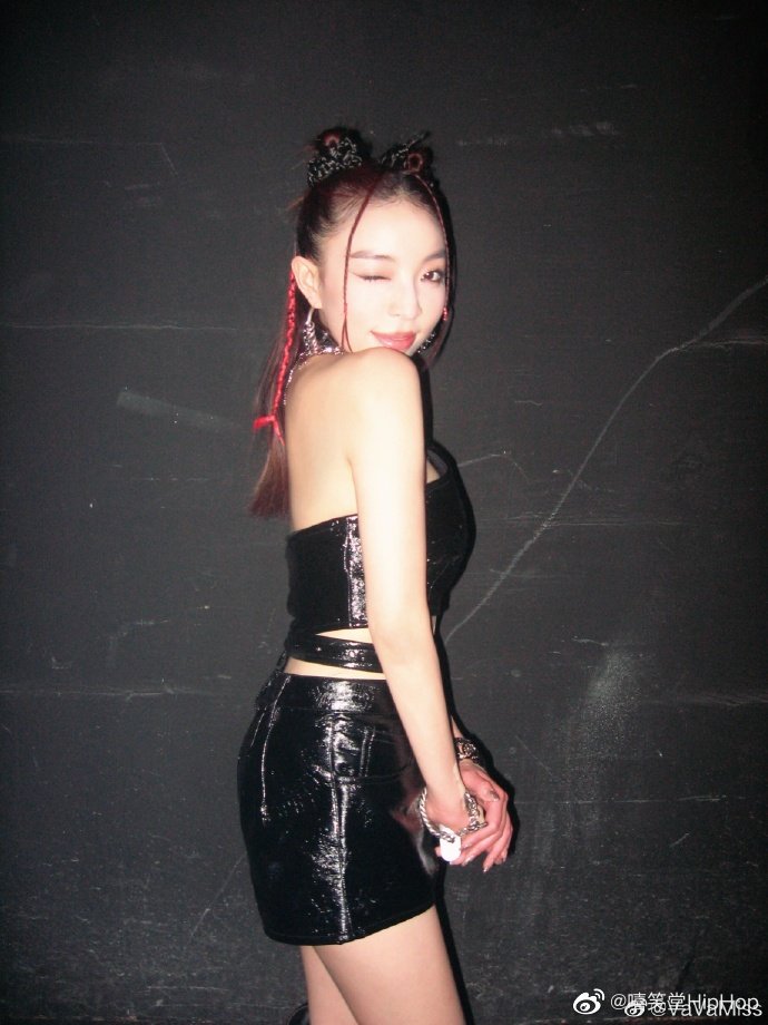 再次恭喜VaVa！VaVa其实也是第二次拿下说唱节目冠军了！|三冠王_新浪新闻