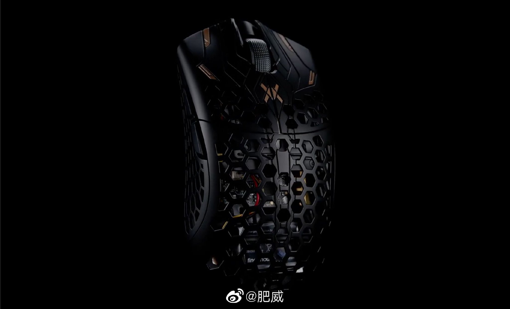 Finalmouse UltralightX正式发布，简称ULX，分三个尺寸……-新浪汽车