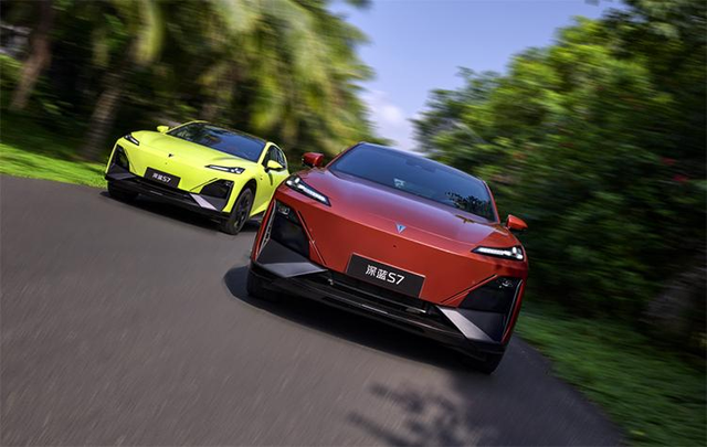 自主混动大战，深蓝S7、银河L7、宋PLUS冠军版、枭龙MAX怎么选？-新浪汽车