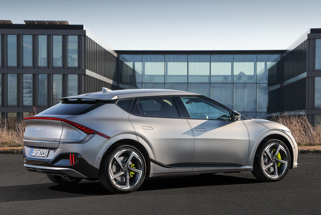 猎装造型，零百加速3.5s, 起亚EV6 GT开启盲订 大概率卖不动？-新浪汽车