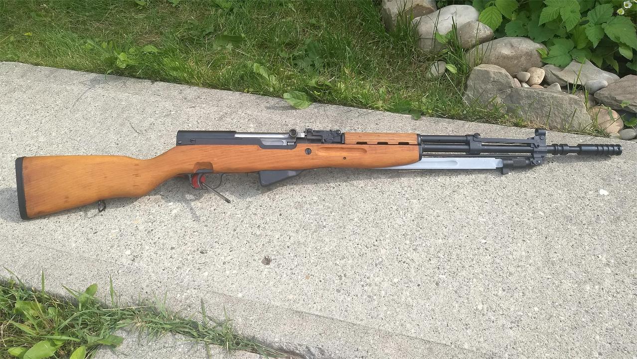 拥有苏制AK血统 它是一把备受军事爱好者青睐的经典武器_新浪新闻