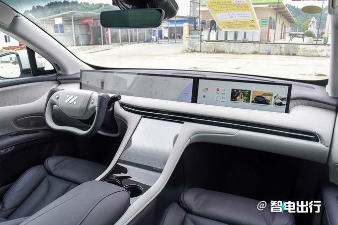 智己LS6内饰最新实拍！采用双联屏设计 酷似宝马X1-新浪汽车