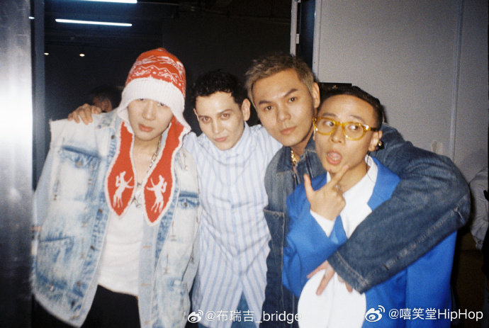 全明星！布瑞吉bridge关于“巅峰对决”和各位rapper的合影！|全明星|巅峰|合影_新浪新闻