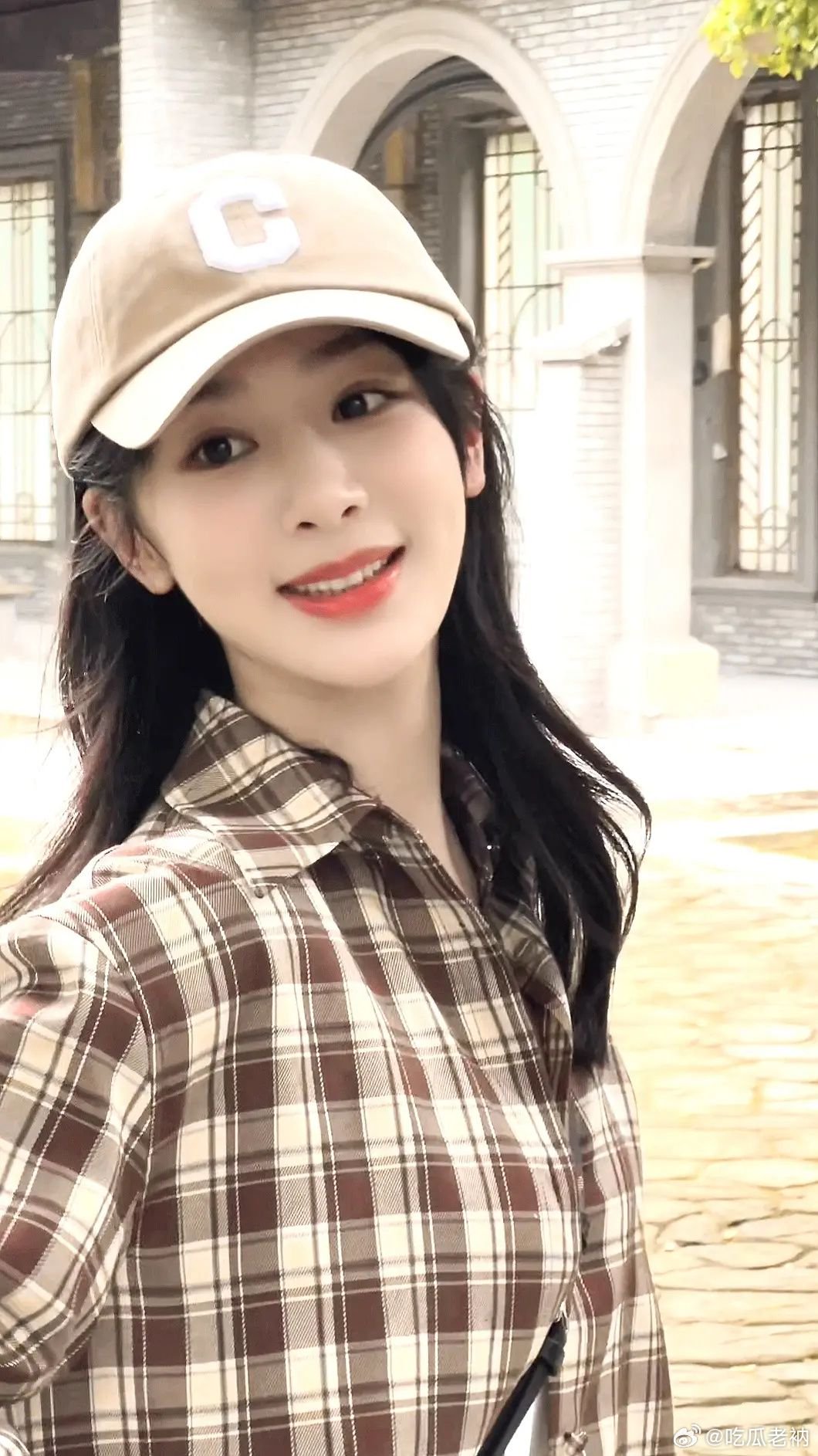 杨紫出发西雅图，最近不止活动，私服品味都越来越好看了……|杨紫|西雅图_新浪新闻