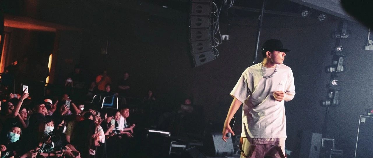 AThree：巡演途中，诗人的韵味｜访谈|说唱|巡演|新疆_新浪新闻