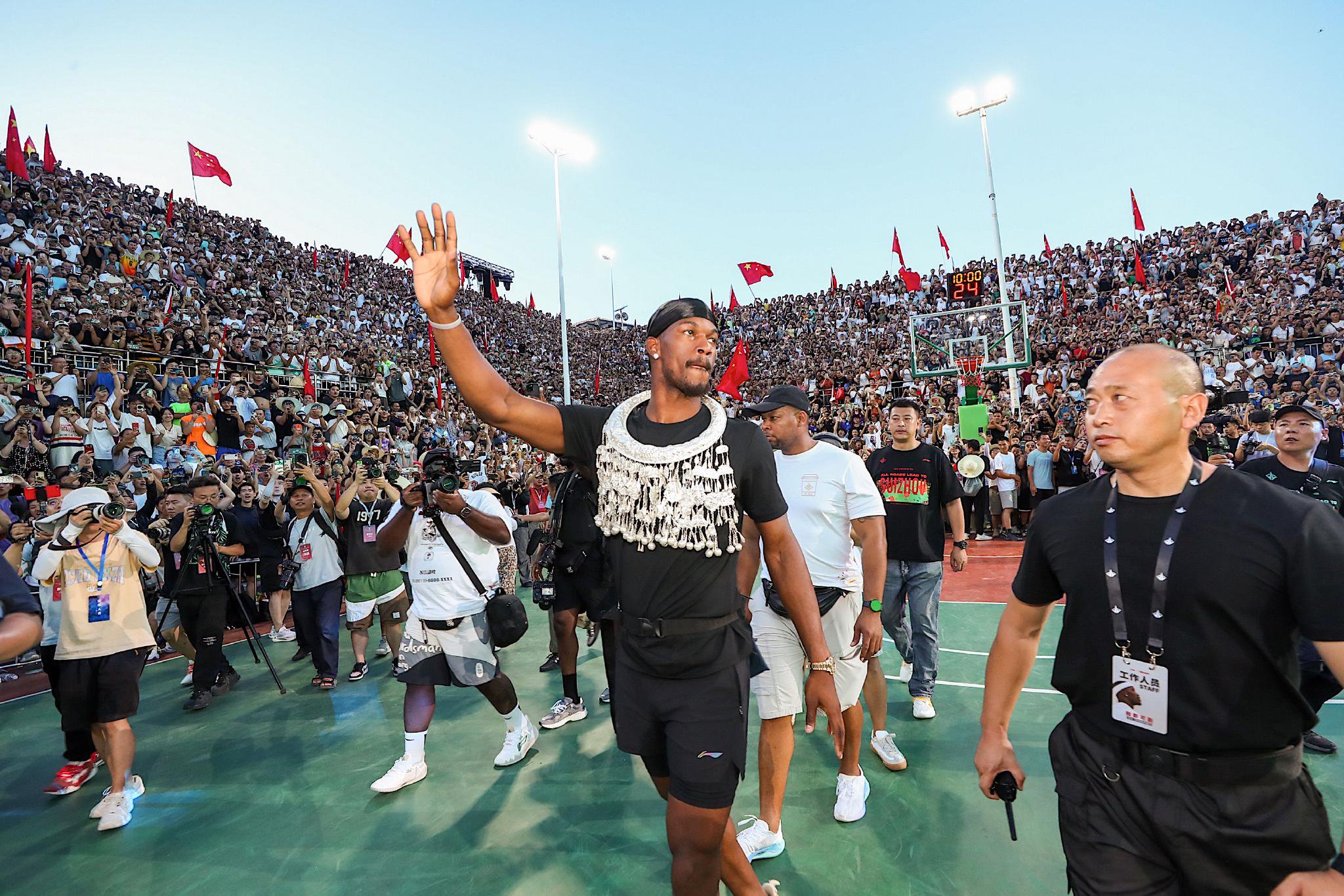 深一度｜走向世界的标志！巴特勒给村BA带来了什么|吉米·巴特勒_新浪新闻