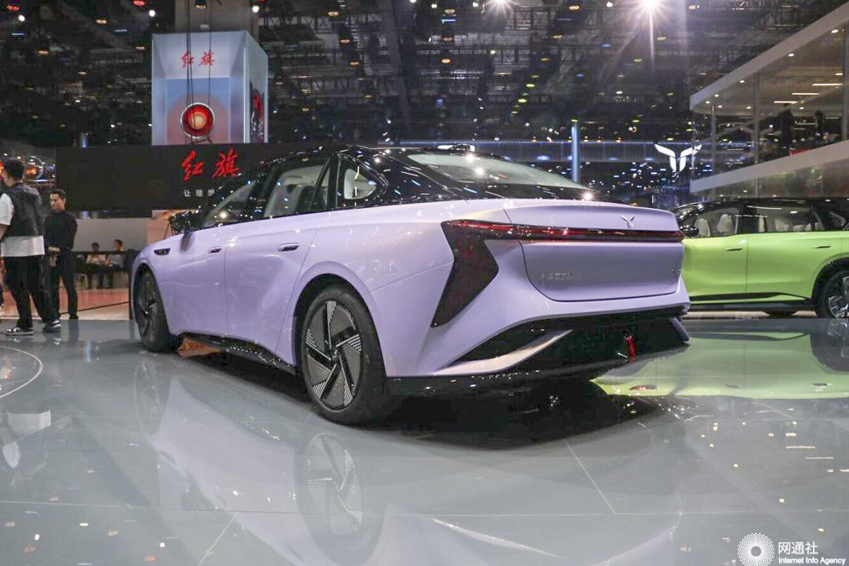 或11月上市 红旗全新车型E001内饰官图发布-新浪汽车