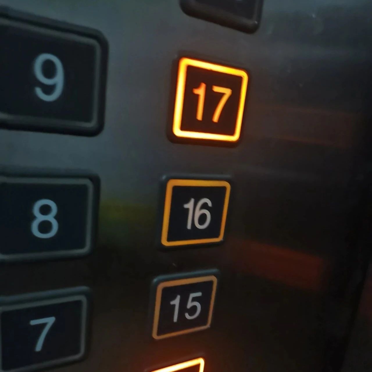 预算838万，评分标准被质疑为杭州西奥电梯定做！|电梯|招标|投标人|梯级|扫描件_新浪新闻