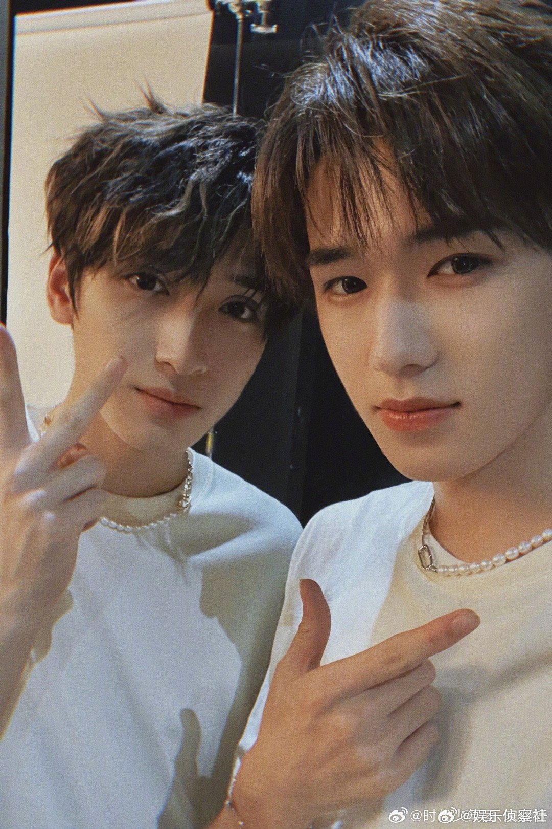 看到时代少年团成员晒出照片为严浩翔庆生……|严浩翔|时代少年团_新浪新闻