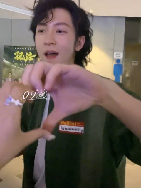 今日份的快乐是@孙阳_Sunnysun 给的 好真诚一男孩哦……|孙阳_新浪新闻