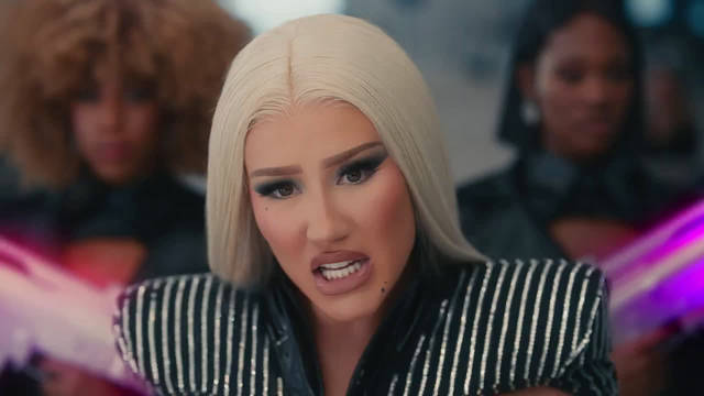 一鸡Iggy Azalea新单Money Come官方MV释出|Money|Iggy Azalea_新浪新闻