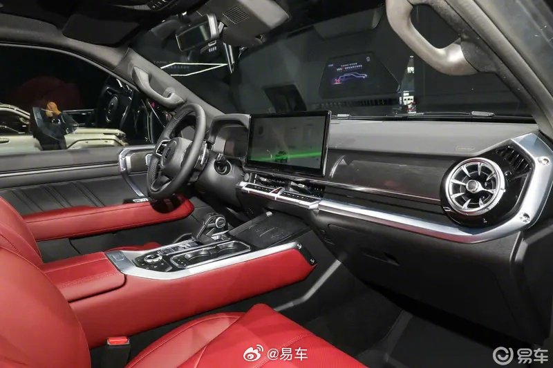 2023成都车展 坦克400Hi4-T预售28.5万元起-新浪汽车