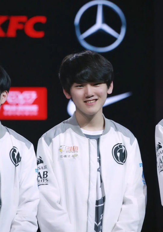 jkl的辅助上单运是不是冠军ad里最烂的？|辅助|冠军|魏延_新浪新闻