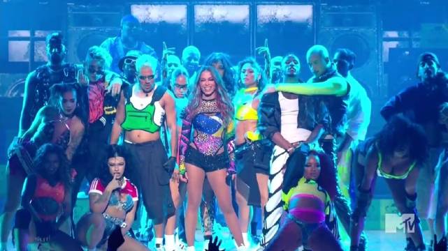 Anitta最新串烧热单《Used to Be》《Funk Rave》《Casi Casi》《Grip》|Grip|Used to Be_新浪新闻