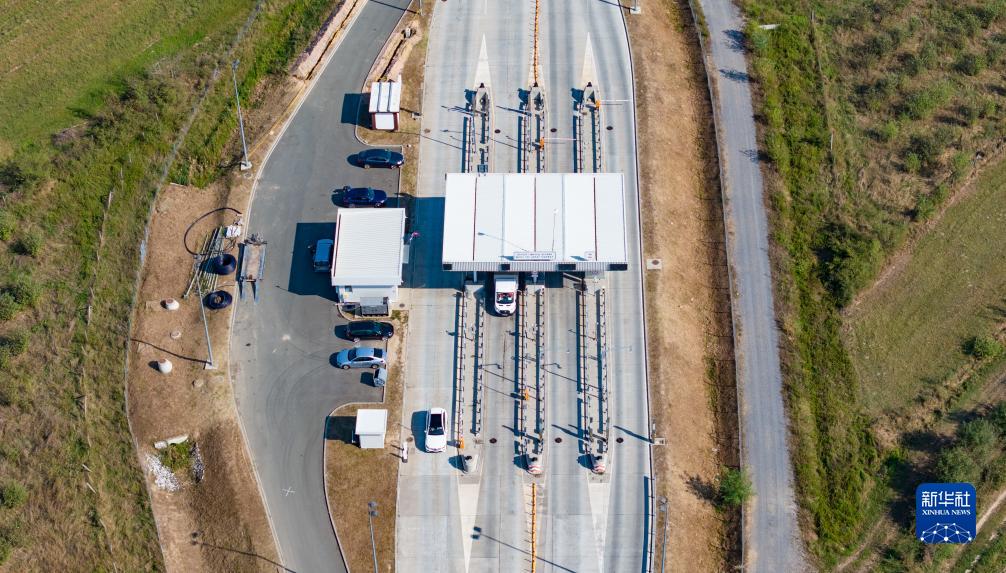 俯瞰塞尔维亚E763高速公路|高速公路|塞尔维亚|巴尔_新浪新闻