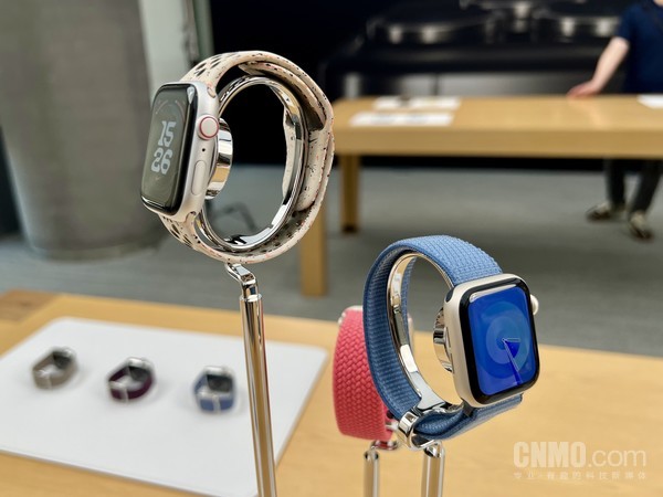 Apple Watch S9/Ultra 2上手：S9 SiP加持 玩法更多元|apple watch|苹果_新浪新闻