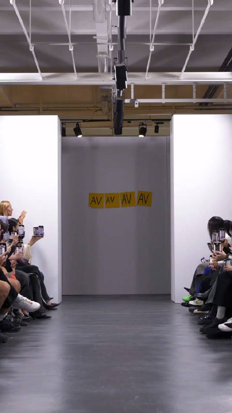 AVAVAV 2024 春夏系列发布秀———No Time to Design……|春夏_新浪新闻