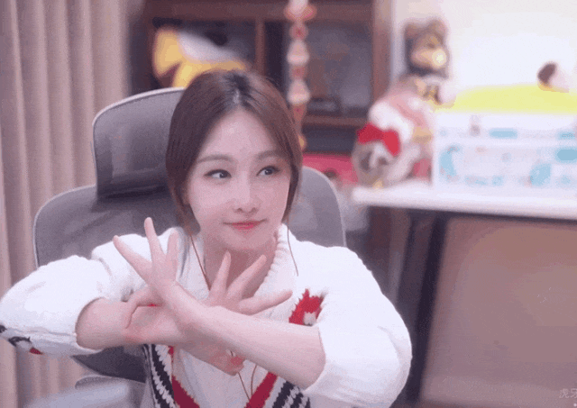 S13：韩国女团演唱主题曲《GODS》，Deft是MV主角|Deft|电竞_新浪新闻