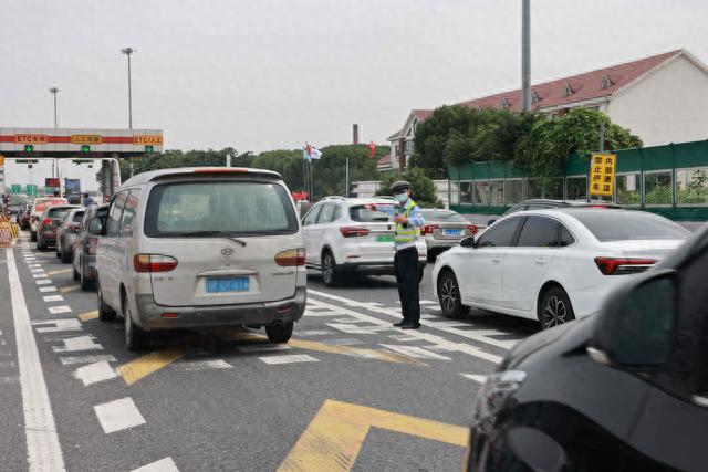 G1503高東收費口假期車流量預計升11.95%，警方將啟用無人機巡視 - 新浪香港