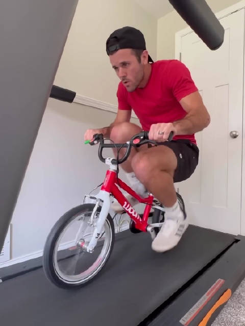 假如用骑自行车代替走路……🚲 TT：Daniel LaBelle_新浪新闻