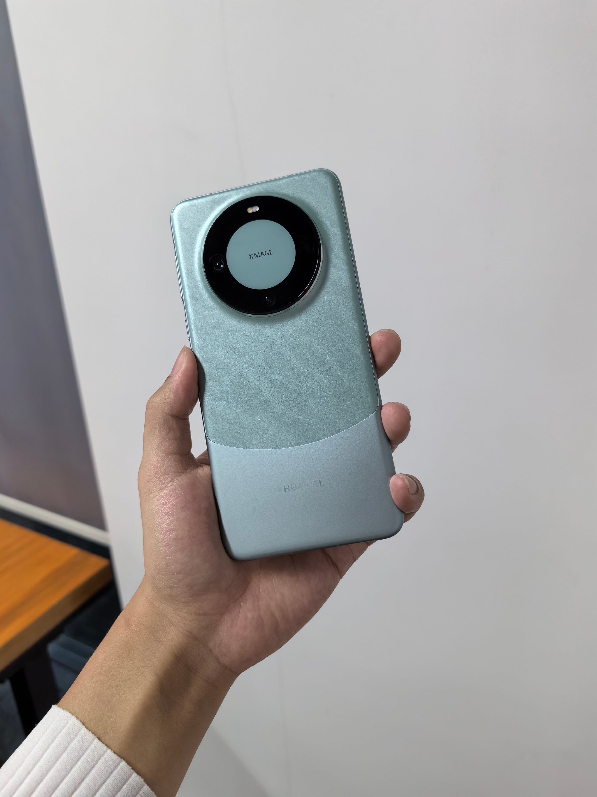 你最后选了哪个颜色的Mate60|颜色_新浪新闻