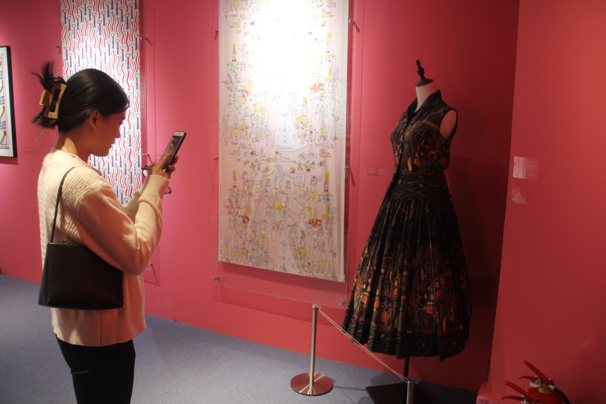 50餘名清華師生走進798藝術區，在「園區行」中感悟藝術 - 新浪香港