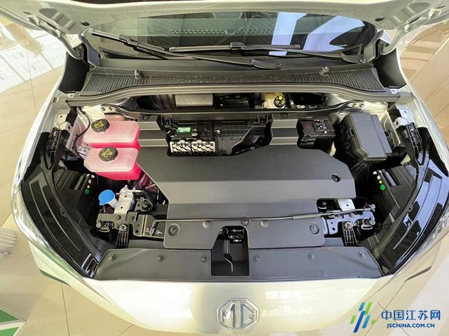 到店实拍全新MG4 EV出海冠军版 配置有多项提升-新浪汽车