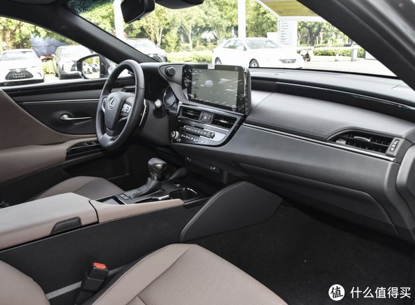 雷克萨斯拼了，直降5w！“公路闪电”es200怎么样？-新浪汽车