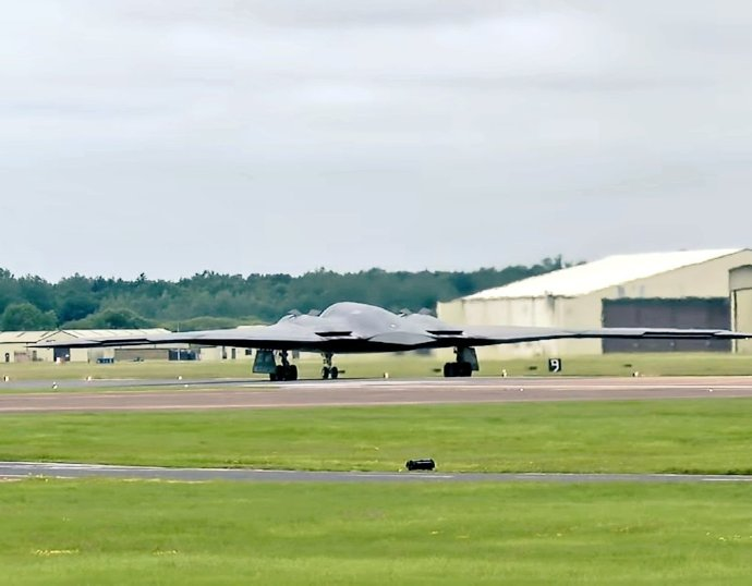 B21尾部终于曝光：设计和B2一脉相承|B-21|美国空军|轰炸机_新浪新闻