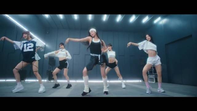 LE SSERAFIM联动曲《Perfect Night》超清MV！|Perfect Night|守望先锋2_新浪新闻