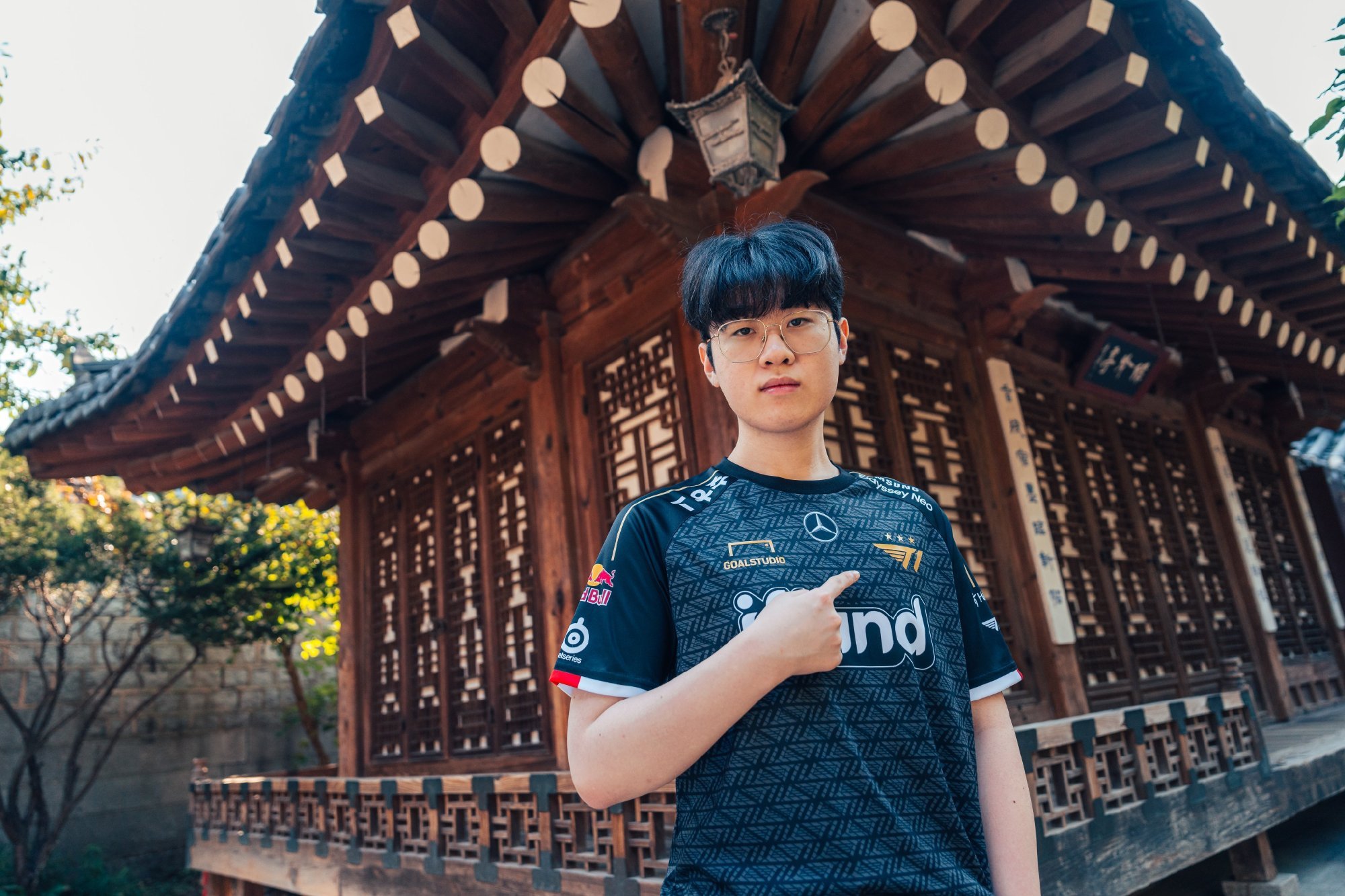 Zeus选手出道1000天快乐 大家觉得Zeus的招牌英雄是什么？|招牌|选手|英雄联盟_新浪新闻