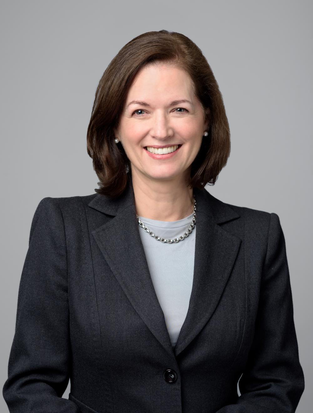 CFA協會主席兼首席執行官Margaret Franklin：或將在明年推出全中文版的CFA協會投資基礎證書體系 - 新浪香港