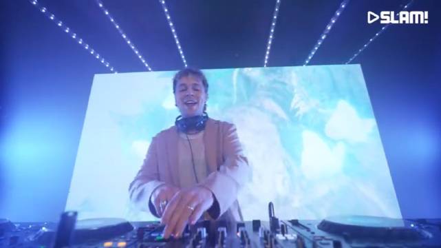 Felix Jaehn最新特别音乐现场ADE (LIVE DJ-set) SLAM!|Felix|LIVE|电子音乐_新浪新闻