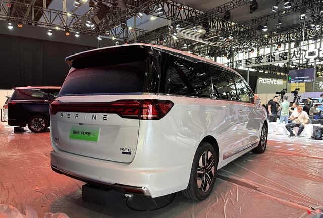 搭华为鸿蒙车机，提供1.5T混动，瑞风RF8预售16.99万起-新浪汽车