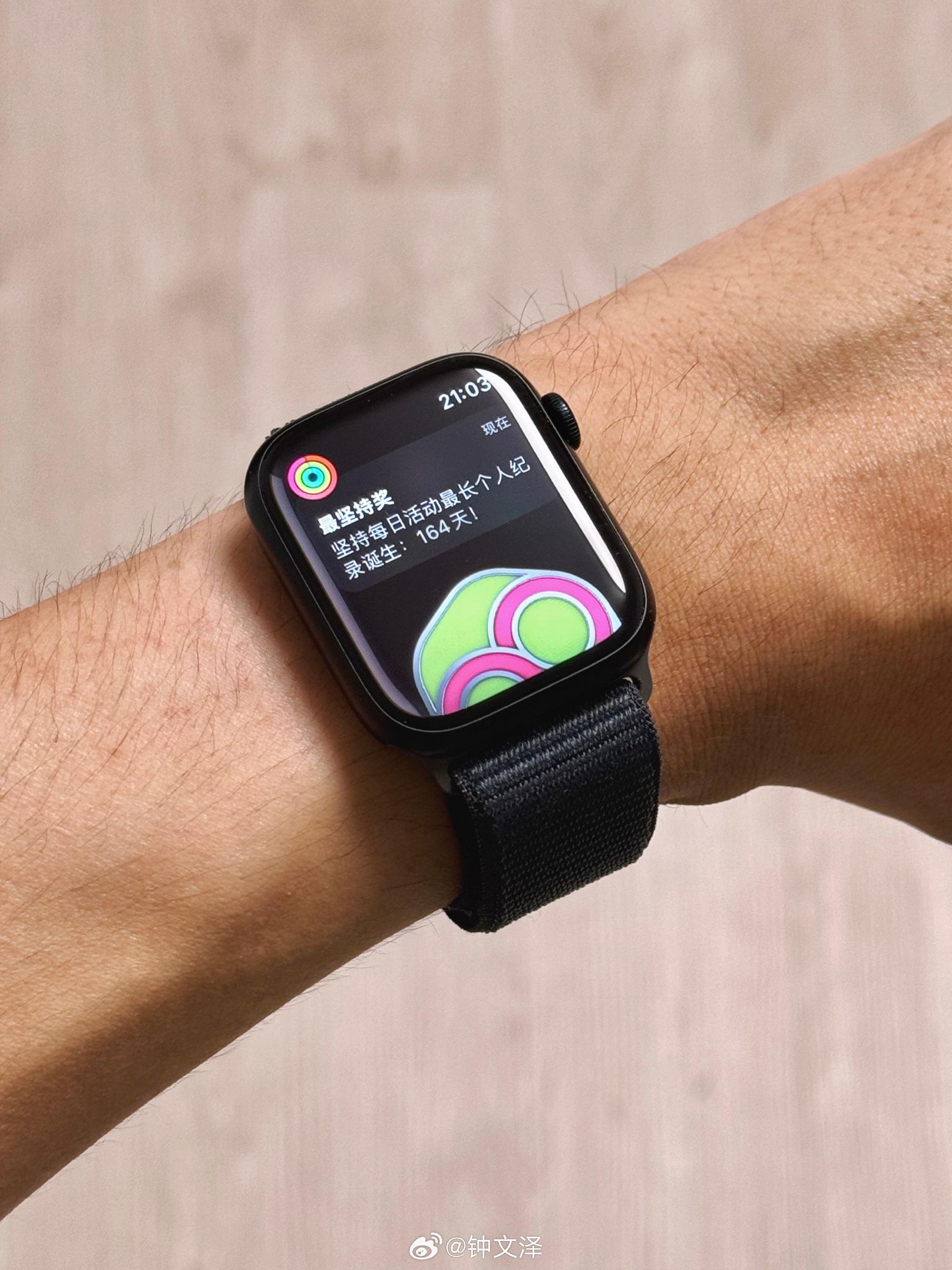 终于重新拿到 Apple Watch 最坚持奖章……|apple watch_新浪新闻