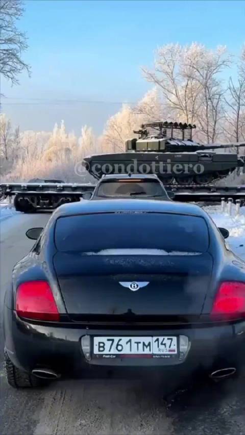 又一批嘎嘎新的T-73B3坦克出厂，正开赴前线……_新浪新闻