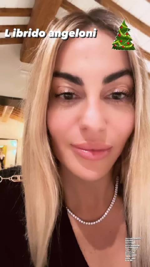 意大利🇮🇹斯坎迪奇队的队员组织圣诞节🎄聚餐……|意大利|世界女排|斯坎迪奇_新浪新闻