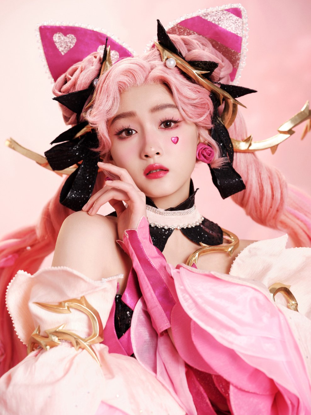 不得不说，@关晓彤 的cos作品总是惊喜满满……|关晓彤|孙尚香_新浪新闻