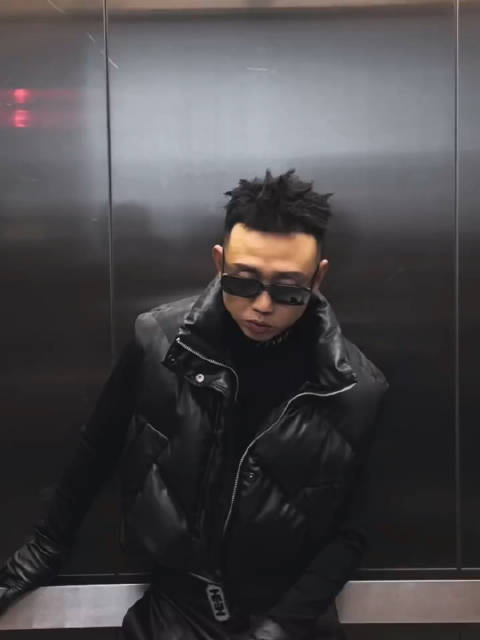 GAI晒出新年写真🔥霸气住！|GAI_新浪新闻