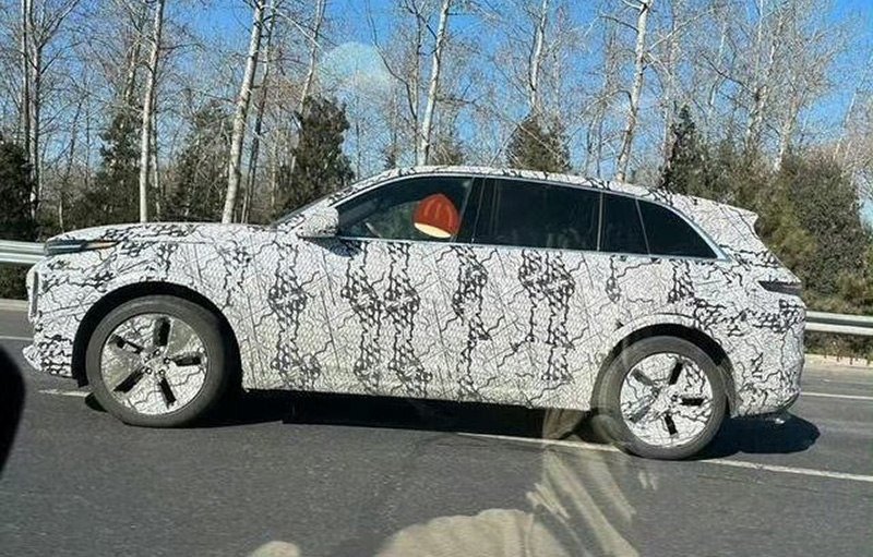 理想L6谍照曝光，售价可能进入30万内？-新浪汽车